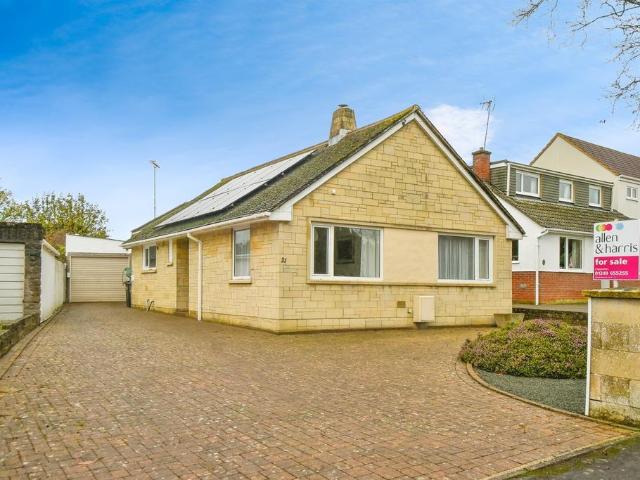 3 bedroom detached bungalow for sale