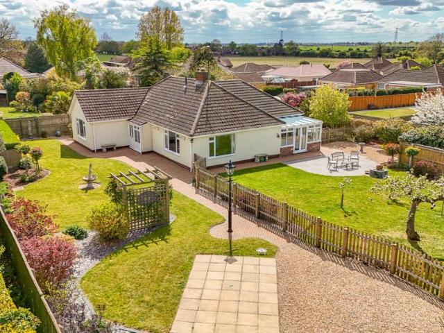 3 bedroom detached bungalow for sale
