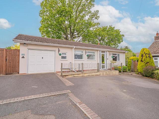 3 bedroom detached bungalow for sale