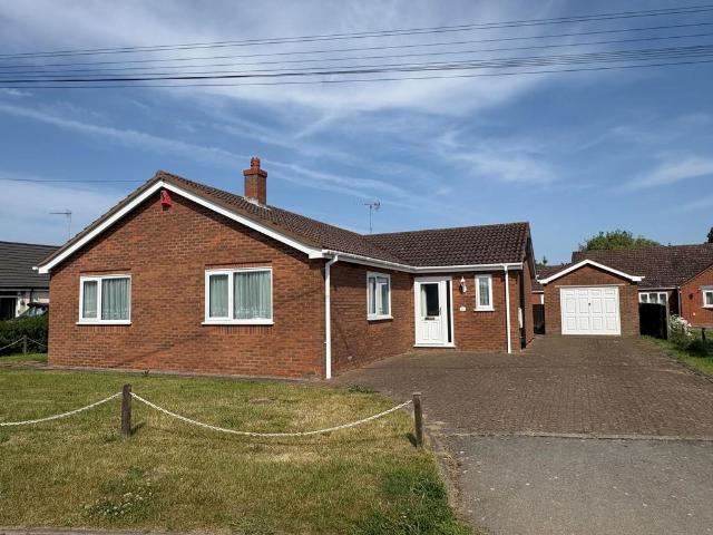 3 bedroom detached bungalow for sale