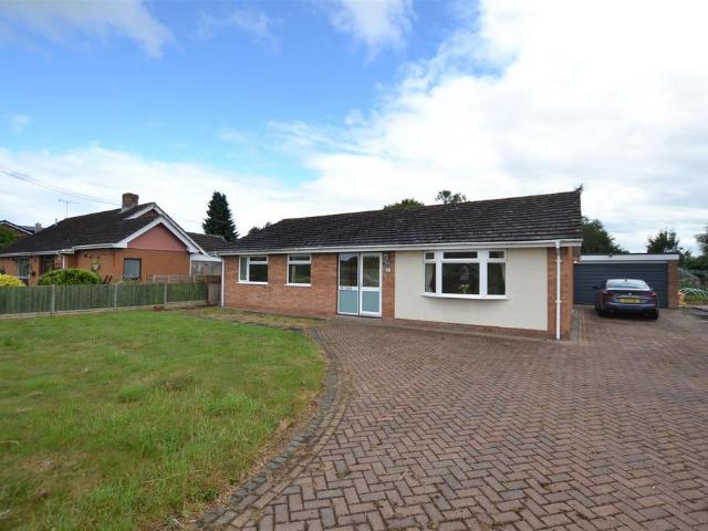 3 bedroom detached bungalow for sale