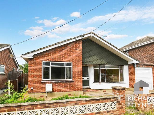 3 bedroom detached bungalow for sale