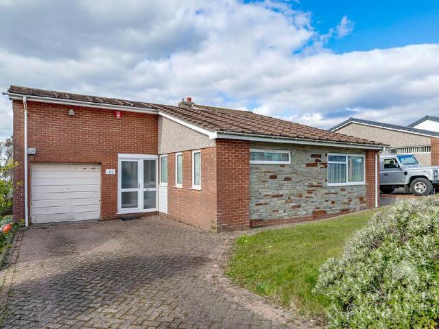 3 bedroom detached bungalow for sale