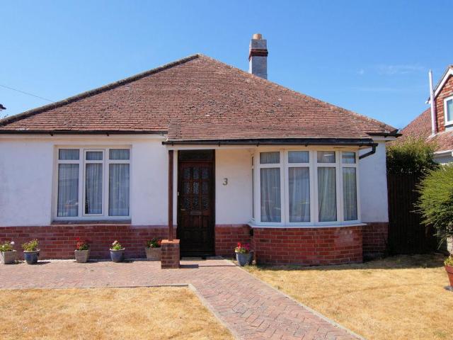 3 bedroom detached bungalow for sale