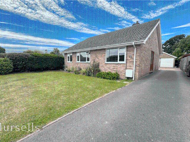 3 bedroom detached bungalow for sale