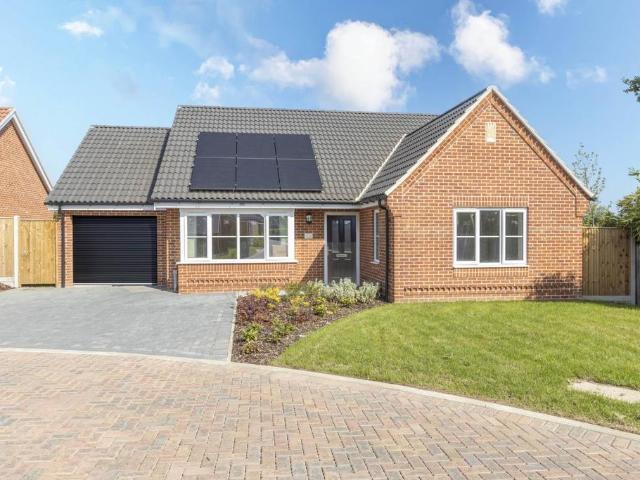 3 bedroom detached bungalow for sale