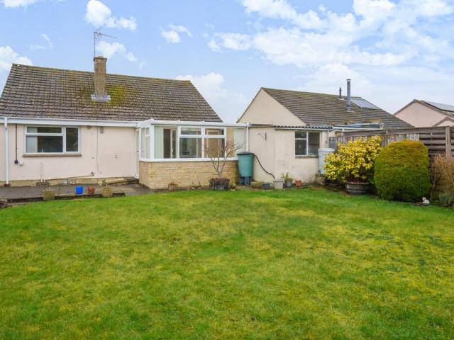 3 bedroom detached bungalow for sale