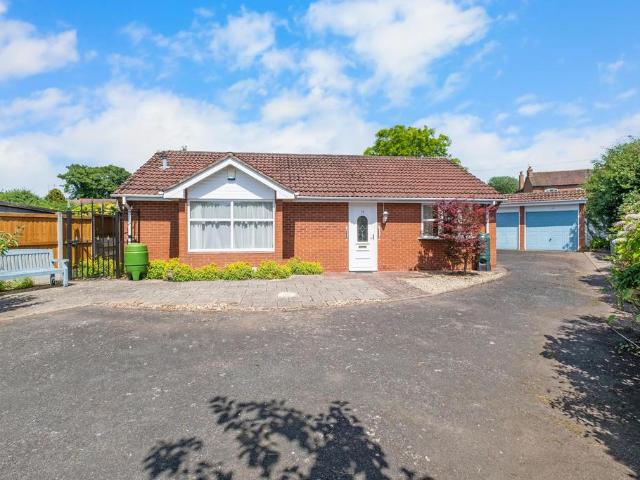 3 bedroom detached bungalow for sale