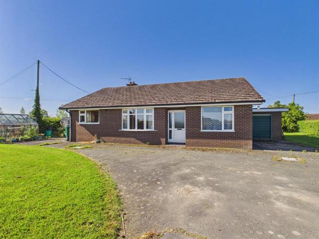 3 bedroom detached bungalow for sale