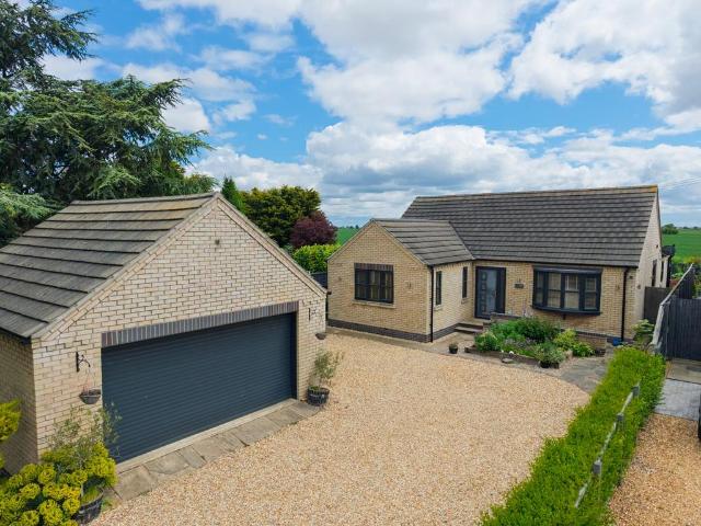 3 bedroom detached bungalow for sale