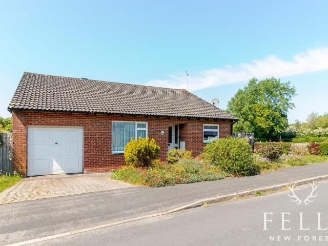 3 bedroom detached bungalow for sale
