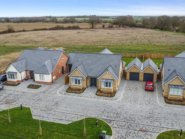 3 bedroom detached bungalow for sale