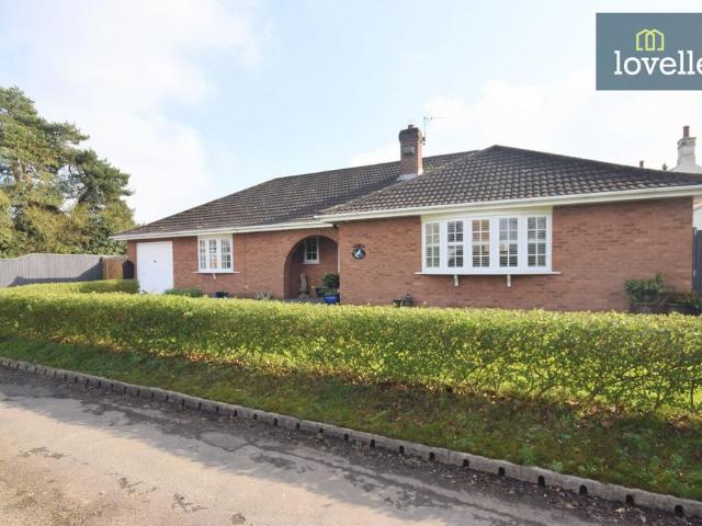 3 bedroom detached bungalow for sale