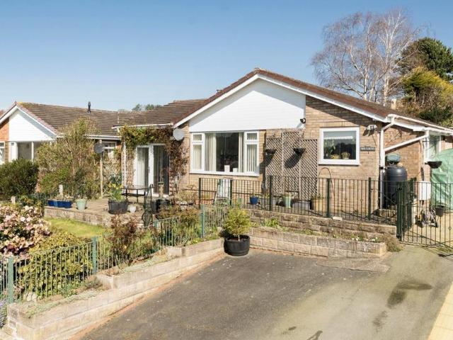 3 bedroom detached bungalow for sale