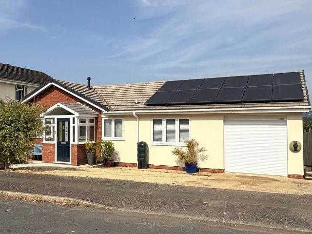 3 bedroom detached bungalow for sale