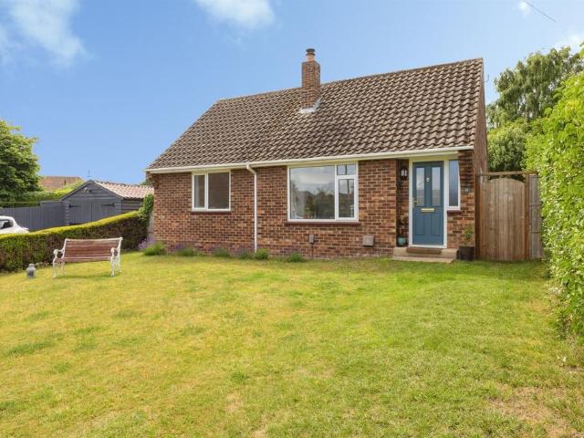 3 bedroom detached bungalow for sale