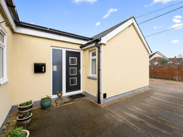 3 bedroom detached bungalow for sale