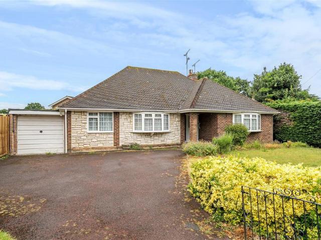 3 bedroom detached bungalow for sale