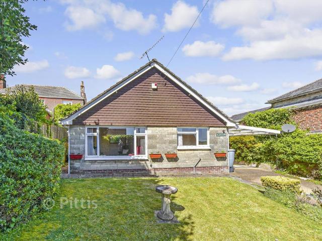3 bedroom detached bungalow for sale
