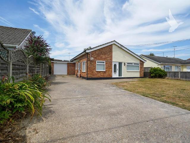 3 bedroom detached bungalow for sale