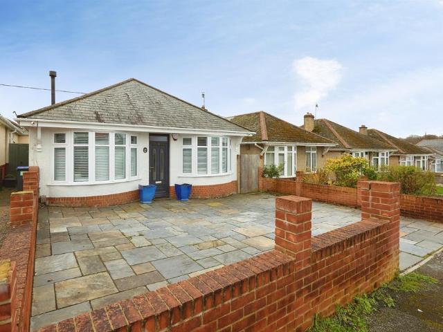 3 bedroom detached bungalow for sale