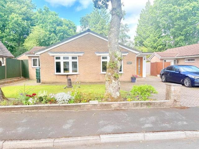 3 bedroom detached bungalow for sale