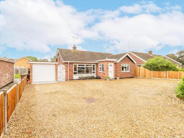 3 bedroom detached bungalow for sale