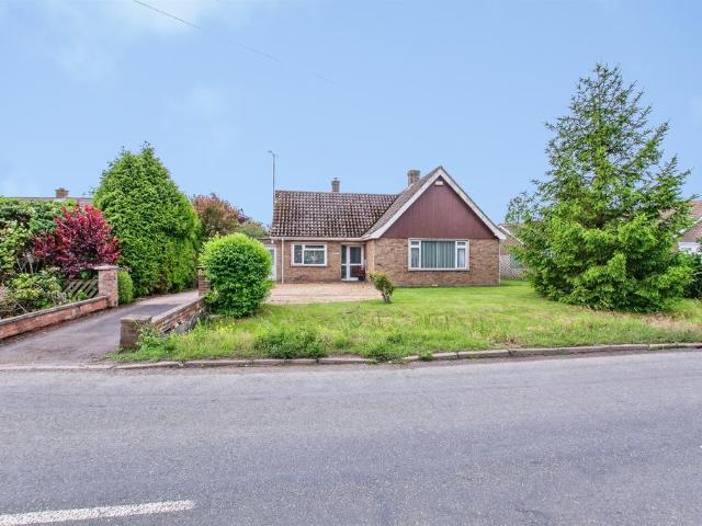 3 bedroom detached bungalow for sale