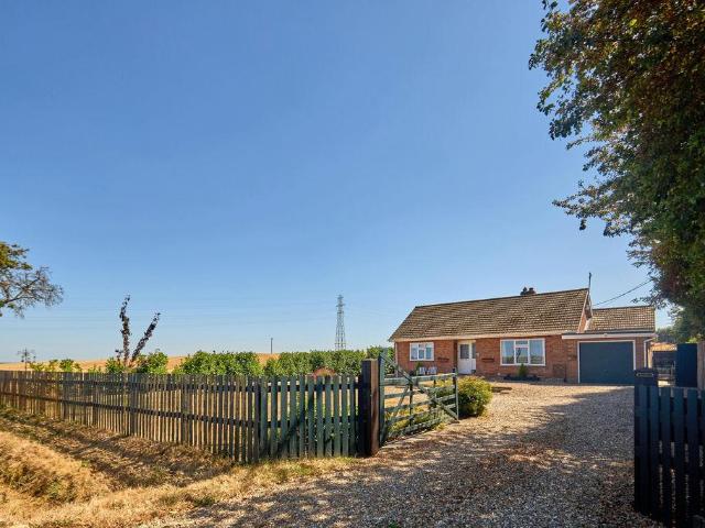 3 bedroom detached bungalow for sale