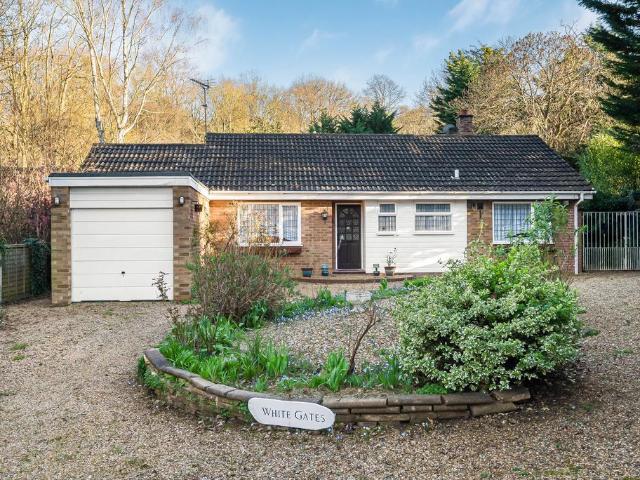3 bedroom detached bungalow for sale