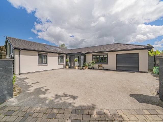 3 bedroom detached bungalow for sale