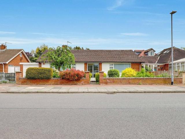 3 bedroom detached bungalow for sale