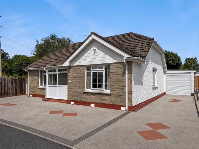 3 bedroom detached bungalow for sale