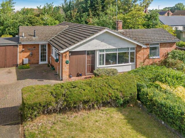 3 bedroom detached bungalow for sale