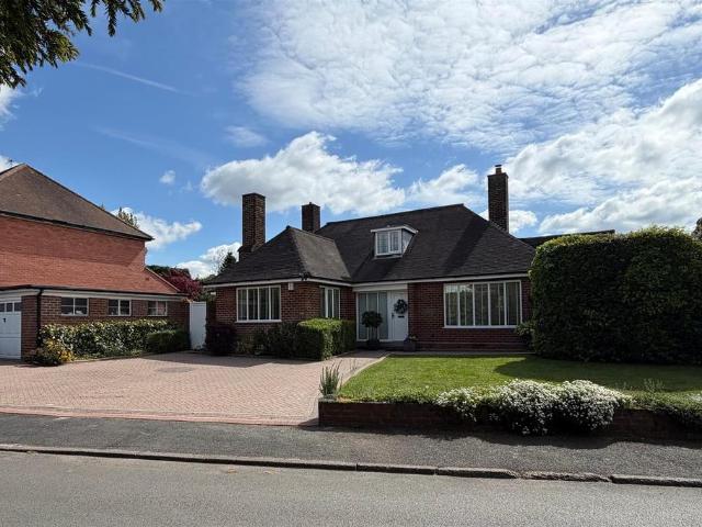 3 bedroom detached bungalow for sale