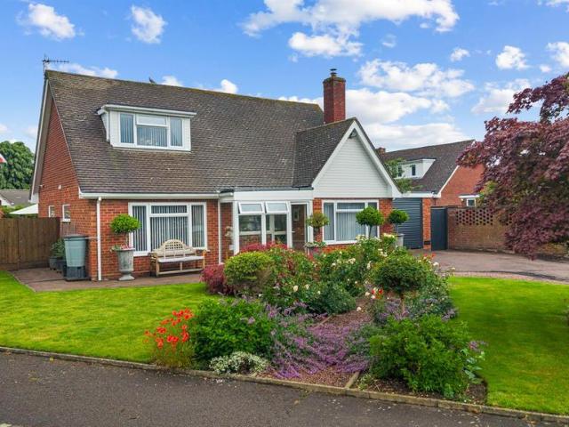 3 bedroom detached bungalow for sale
