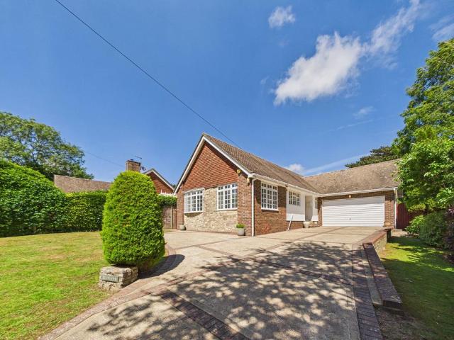 3 bedroom detached bungalow for sale