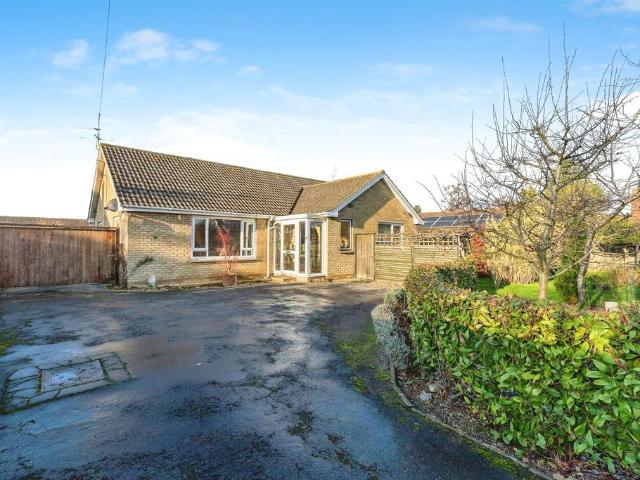 3 bedroom detached bungalow for sale