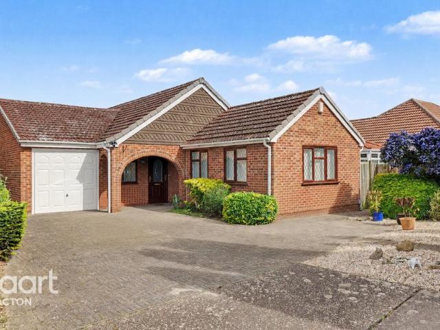3 bedroom detached bungalow for sale