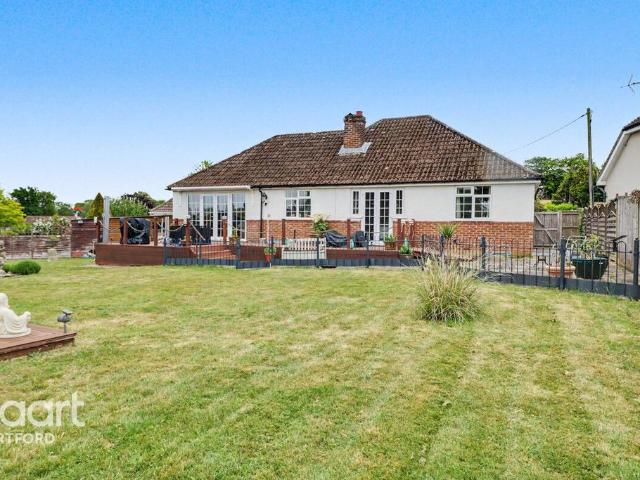 3 bedroom detached bungalow for sale