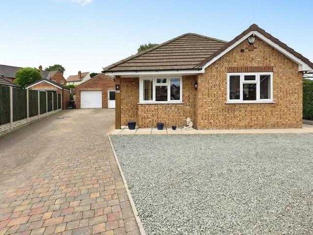 3 bedroom detached bungalow for sale