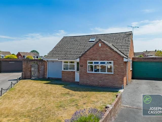 3 bedroom detached bungalow for sale