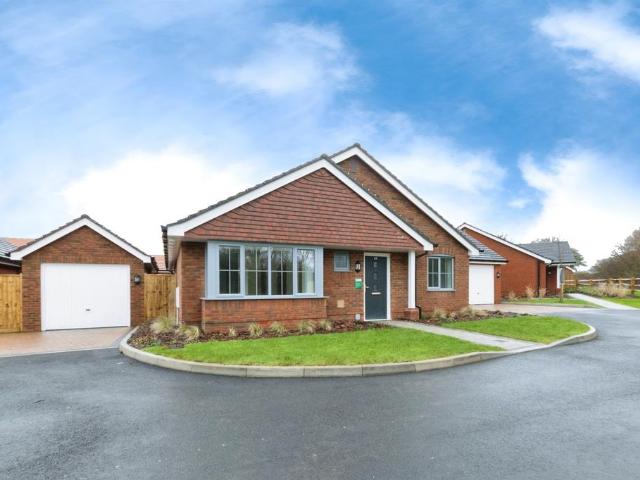 3 bedroom detached bungalow for sale