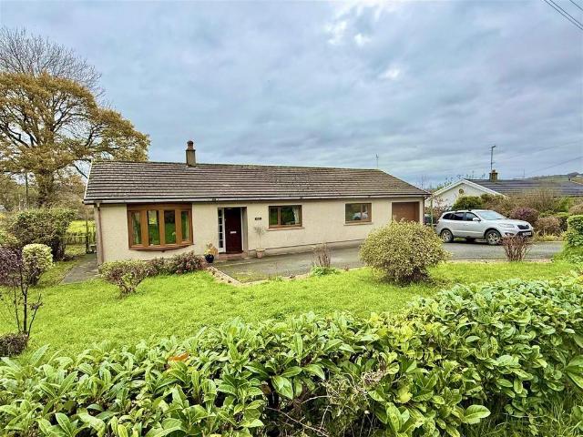 3 bedroom detached bungalow for sale