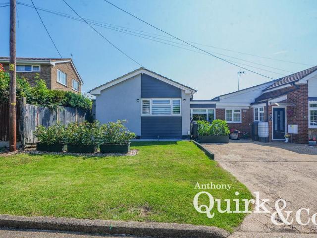 3 bedroom detached bungalow for sale