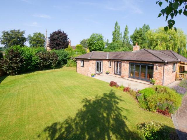 3 bedroom detached bungalow for sale