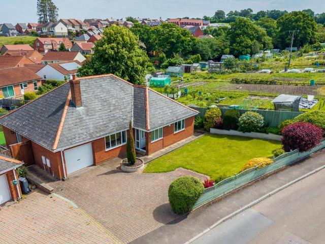 3 bedroom detached bungalow for sale