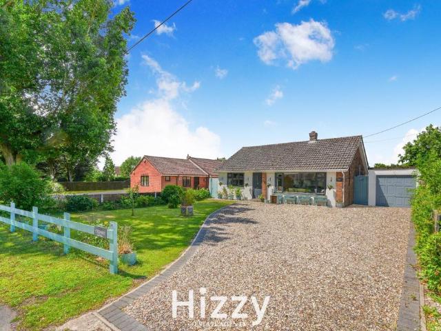 3 bedroom detached bungalow for sale