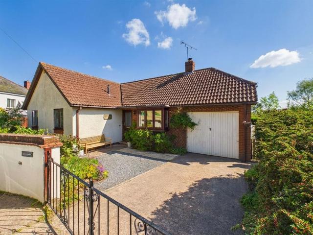 3 bedroom detached bungalow for sale