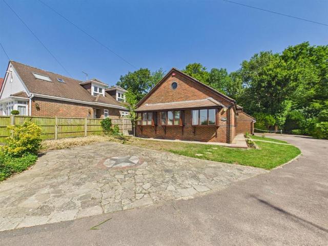 3 bedroom detached bungalow for sale